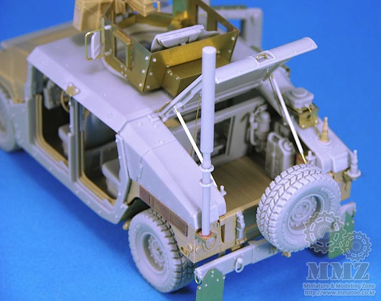 전체적인 구성을 볼 때 매우 완성도 있게 M1151을 재현했다. 레전드는 이 제품에 이어 M1141도 제품화 할 예정이며 보다 ...