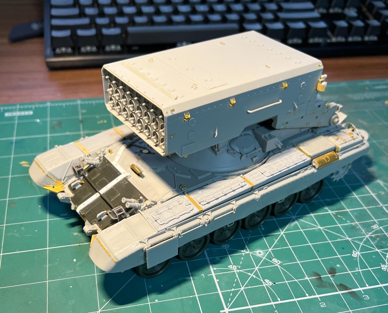 1/35 TOS-1A Solntsepyok