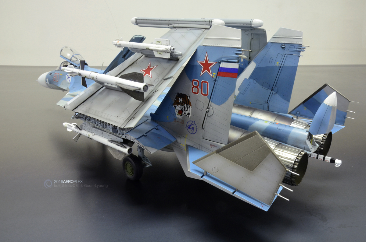 MMZ - Kinetic 1:48 su-33 Flanker D