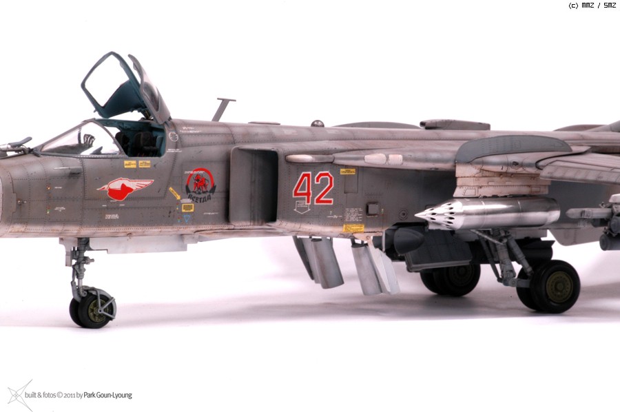 MMZ - Sukhoi Su-24M Fencer 1/48 Trumpeter