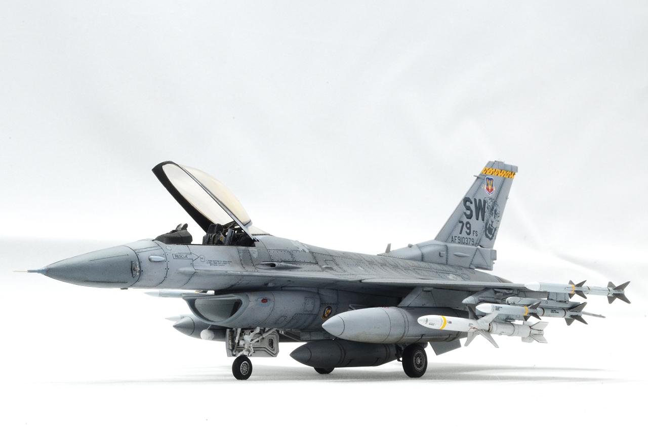 MMZ - ACADEMY 1:72 F-16CJ(block50)
