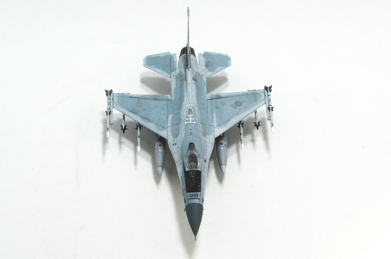 MMZ - 1:72 KF-16C (Block52)