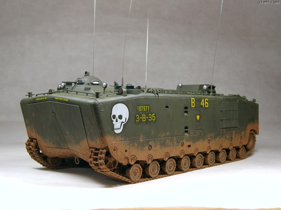 MMZ - U.S MARINE LVTP5A1 (AFV CLUB)