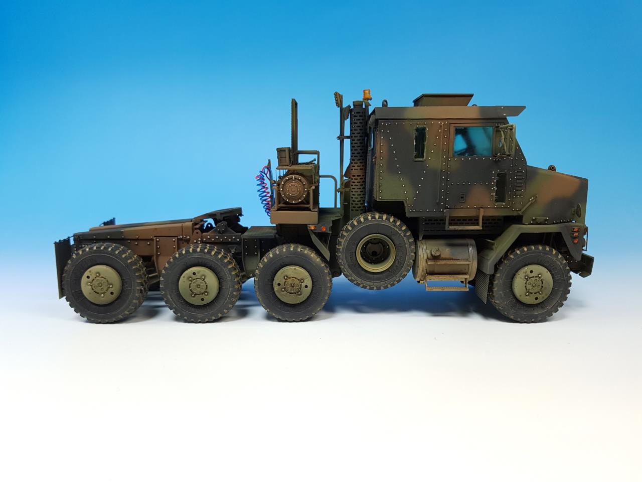 1/35 M1070 Truck Tractor & M1000