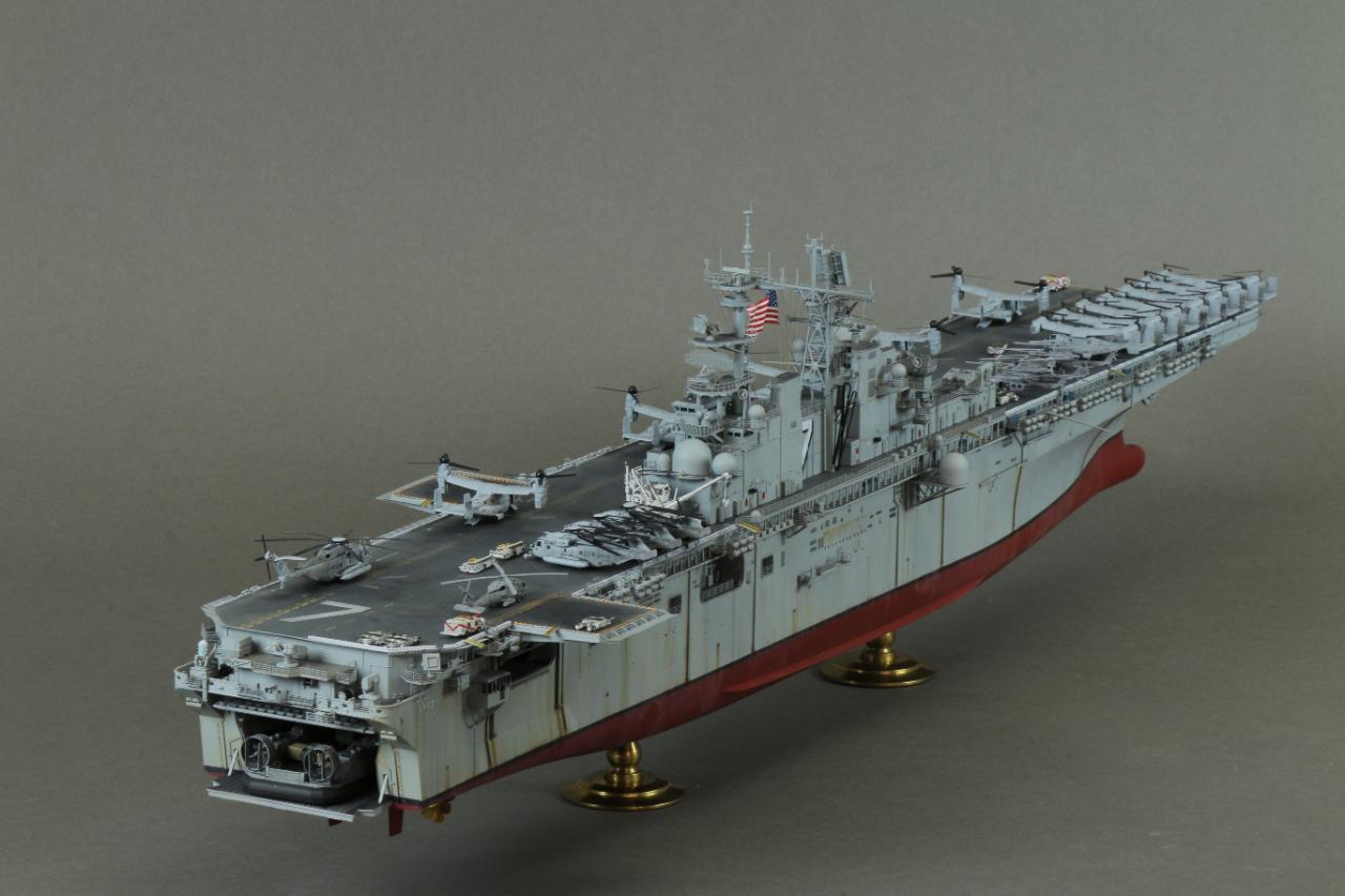 MMZ - 1/350 USS LHD-7 Iwo Jima