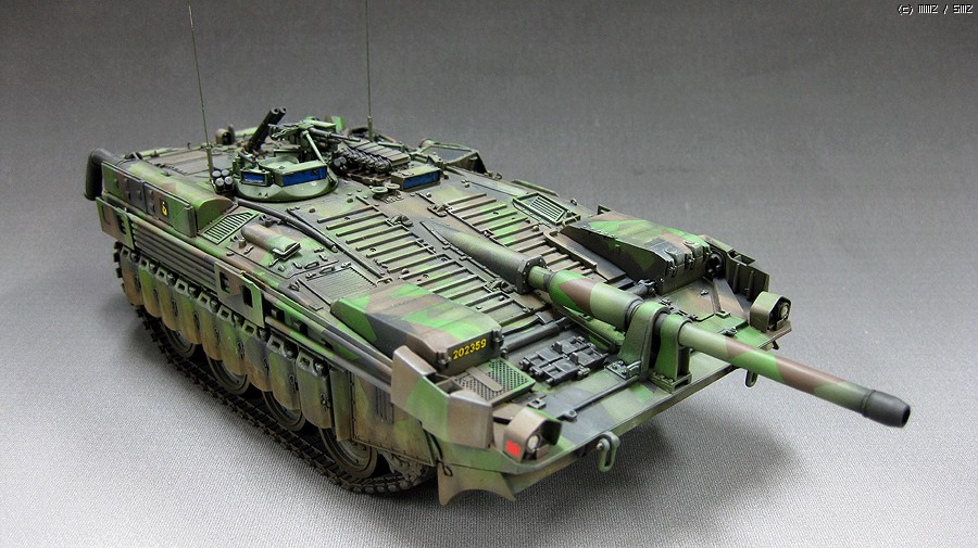 TRUMPETER] Sweden Strv 103C MBT