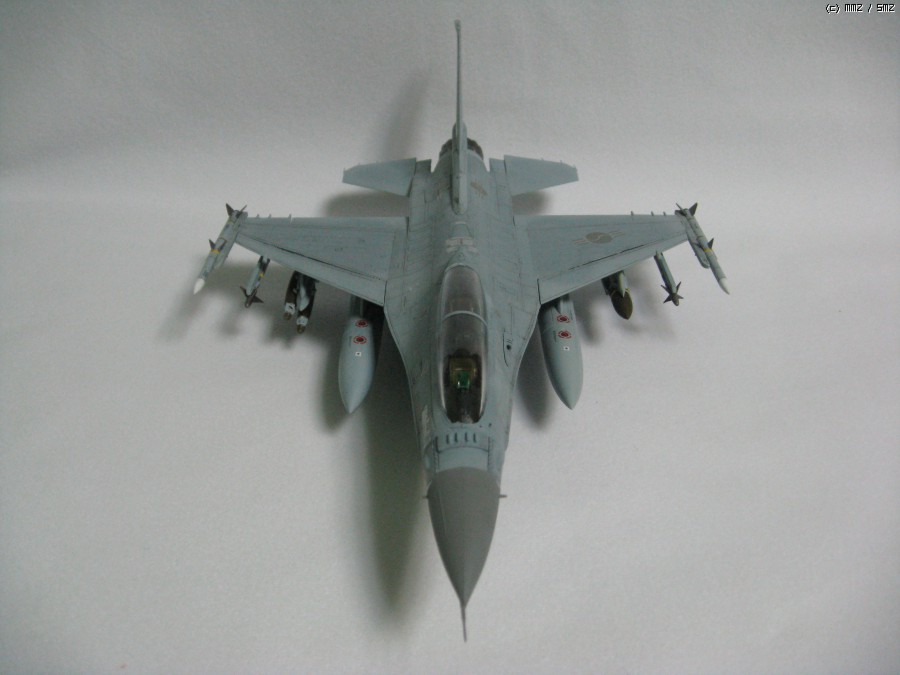 MMZ - academy 1/48 KF-16D FIGHTING FALCON