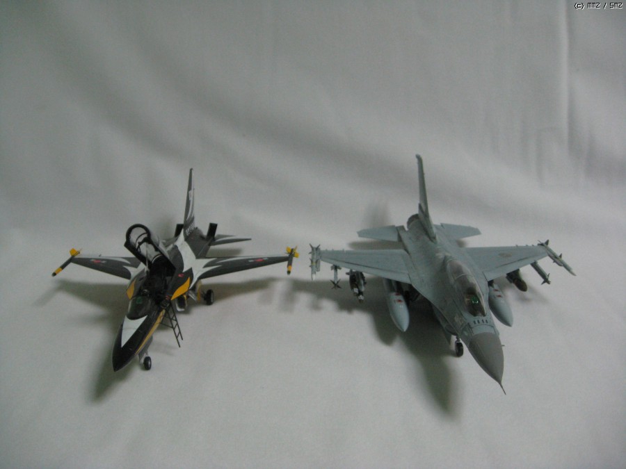 MMZ - academy 1/48 KF-16D FIGHTING FALCON