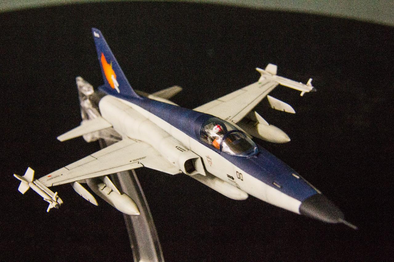 MMZ - 1/72 이타레리 F-5E 카자마신