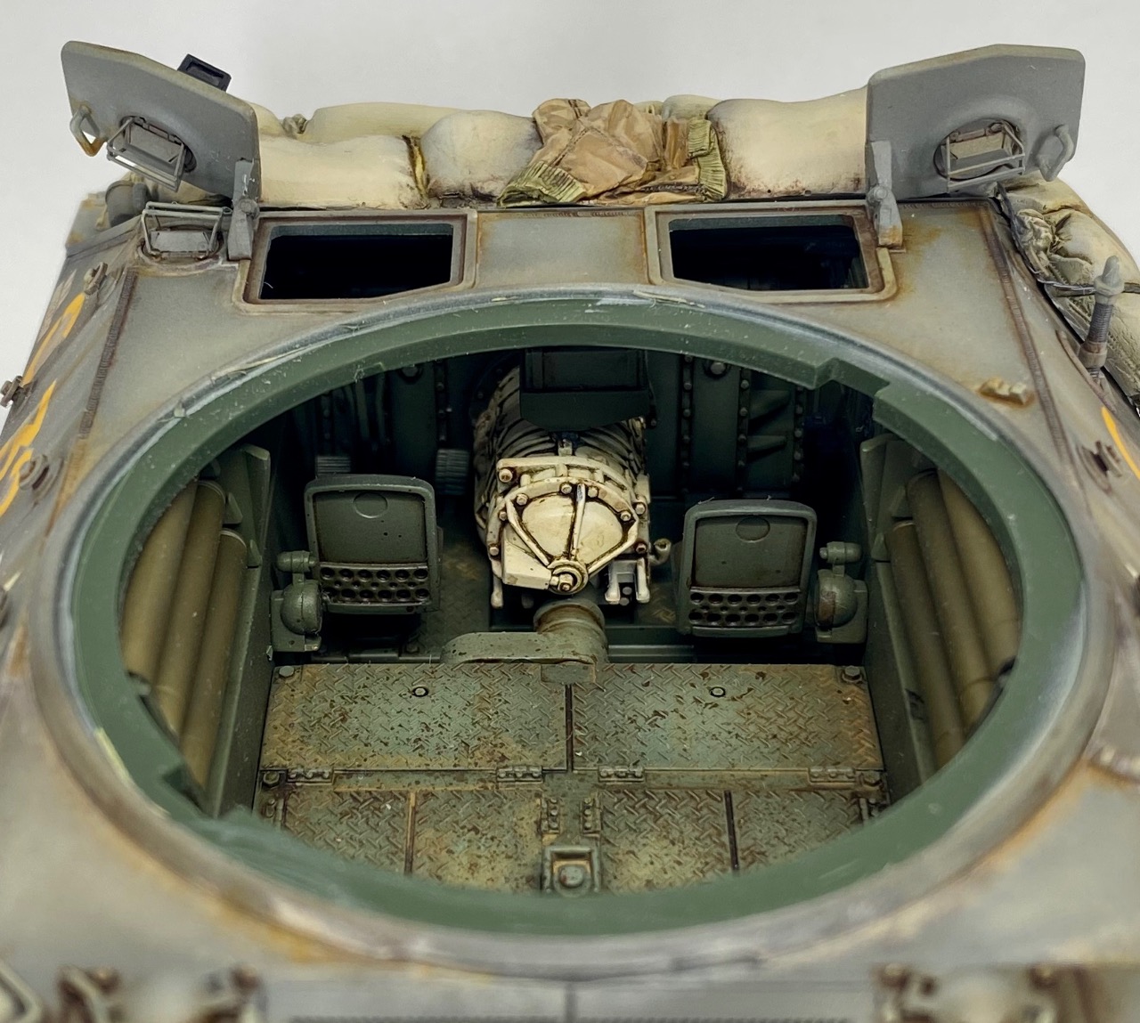 MMZ - (Academy) M10 GMC 입니다.