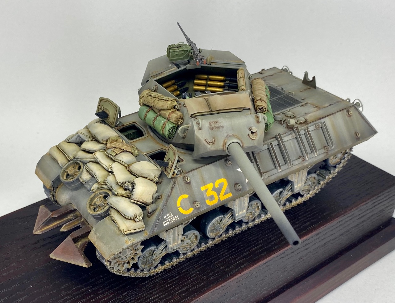 MMZ - (Academy) M10 GMC 입니다.