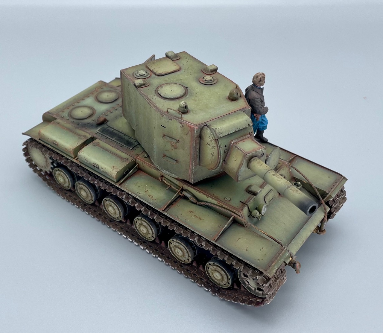 MMZ - (TAMIYA)KV-2입니다.