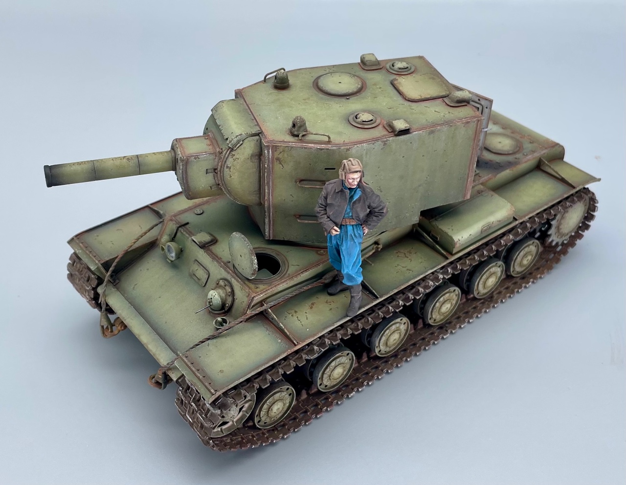 MMZ - (TAMIYA)KV-2입니다.