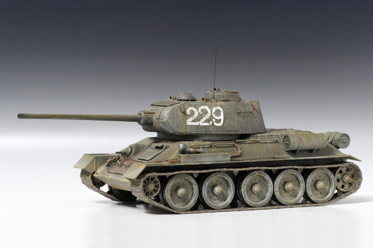 MMZ - T-34 85 No112 Factory Production [아카데미]