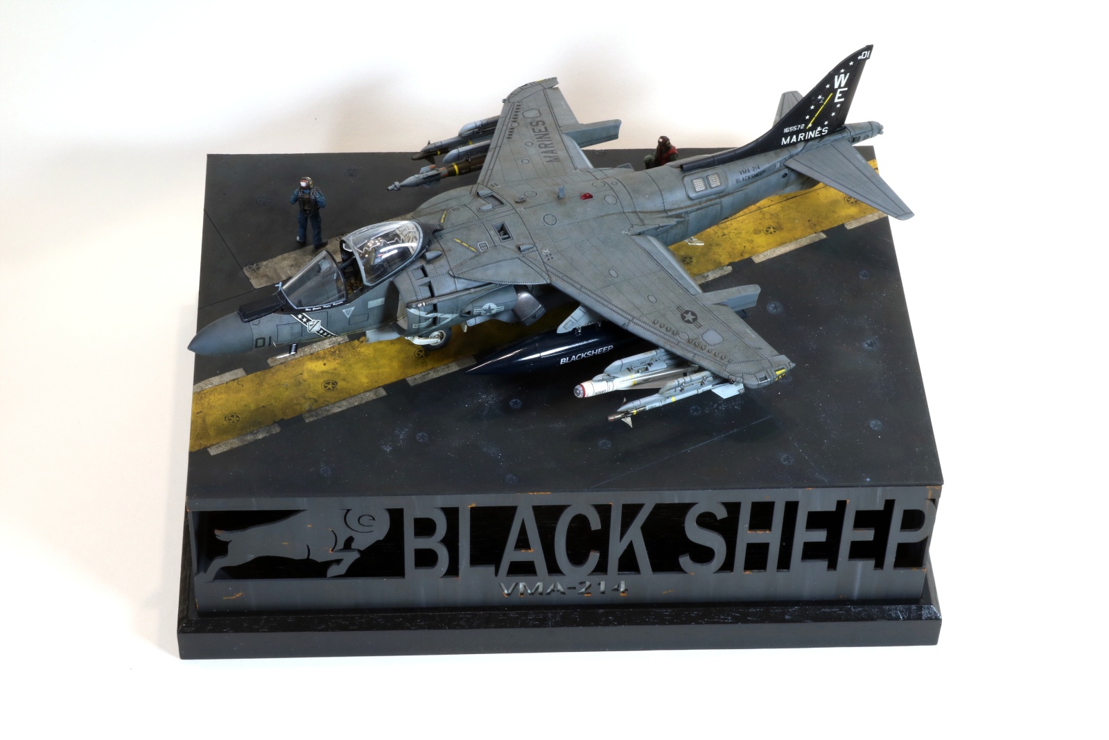 MMZ - BKACK SHEEP (UMA 1/48 AV-8B Harrier II Plus)