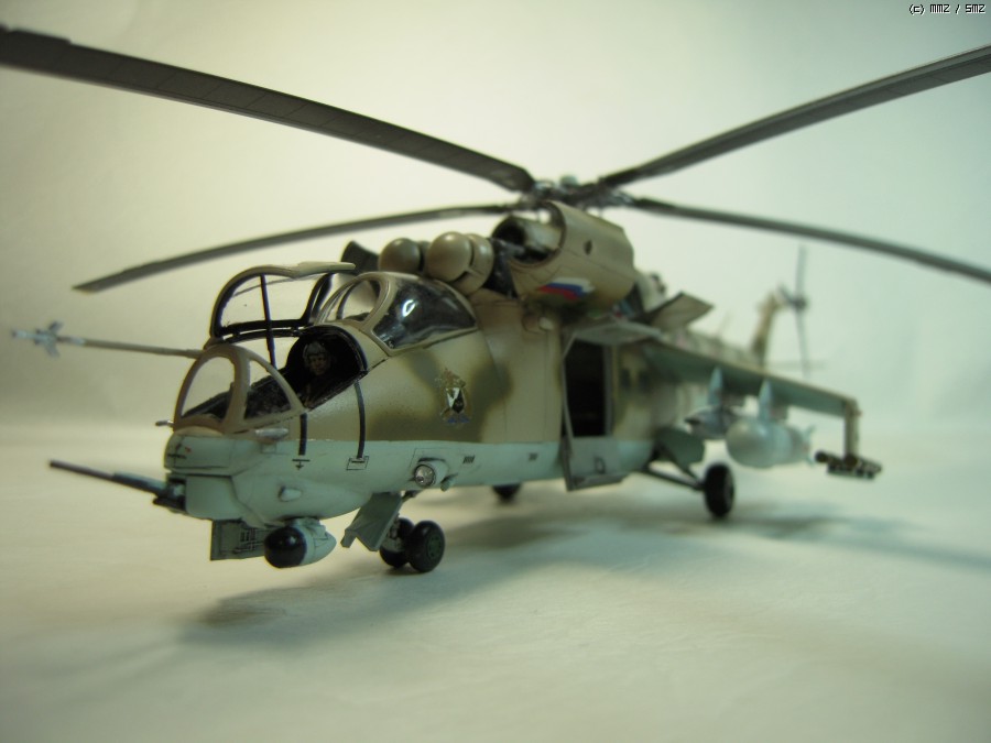 MMZ - Zvezda 1/72 Mi-24VP Hind