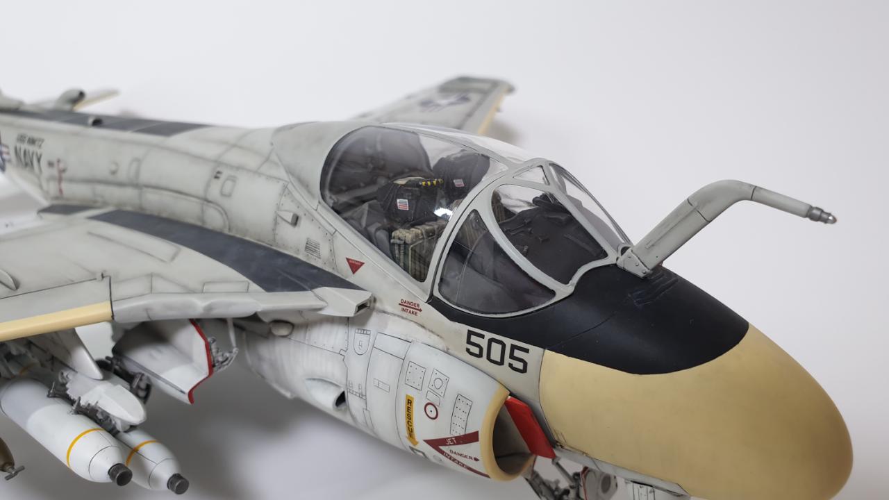 MMZ - A-6E NAVY Attack Bomber (1/48 Revell)
