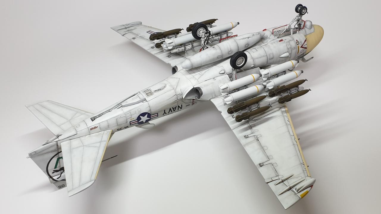 MMZ - A-6E NAVY Attack Bomber (1/48 Revell)