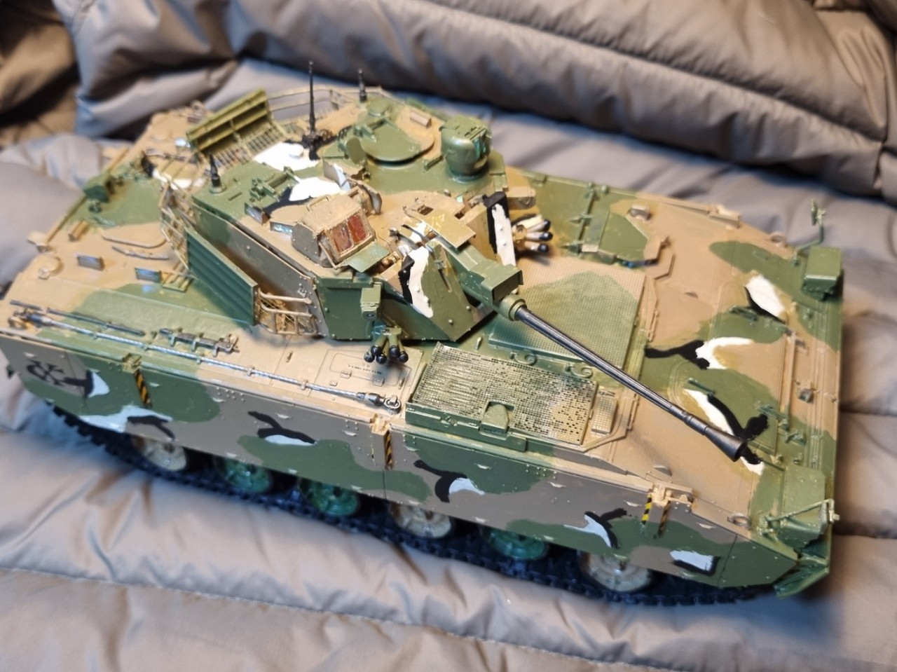 MMZ - [1/35] 아카데미 KF21 IFV