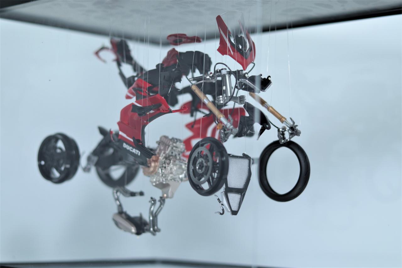 1/12 TAMIYA Ducati Superleggera V4_Exploded View