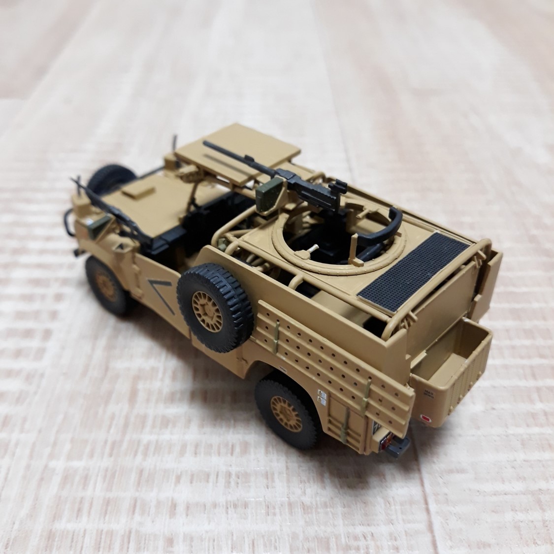 MMZ - 1/48 Land Rover (Airfix)