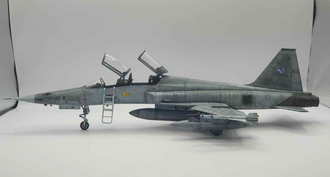 MMZ - 아카데미 1/48 F-5E 제공호