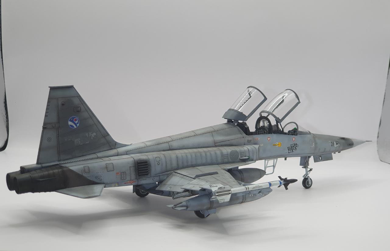 MMZ - 아카데미 1/48 F-5E 제공호