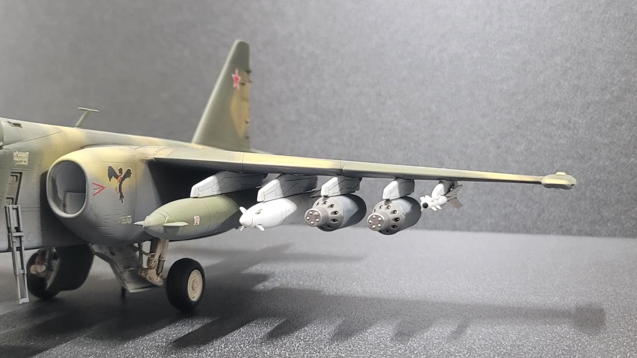 MMZ - 1/48 revell SU-25
