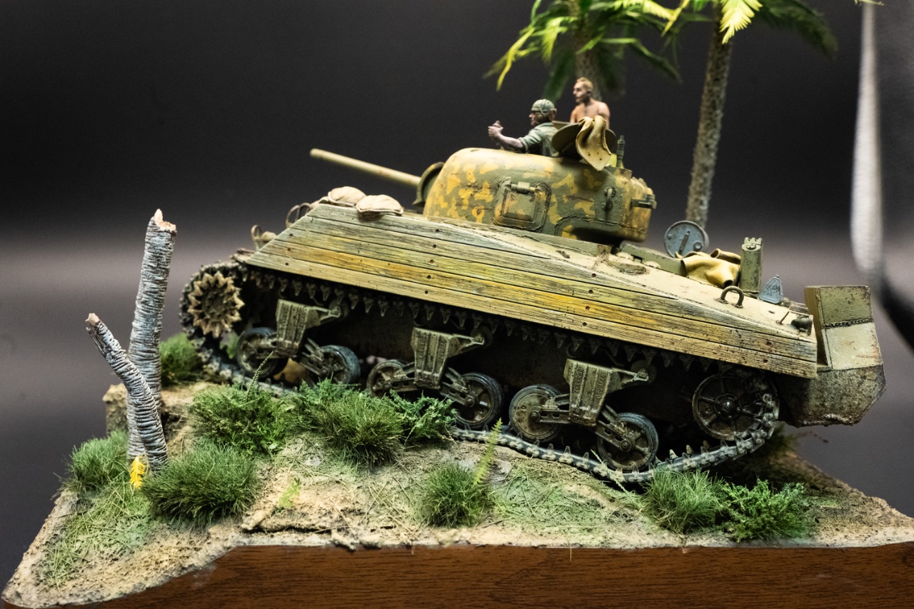 MMZ - Sherman M4A2(1/35 academy)