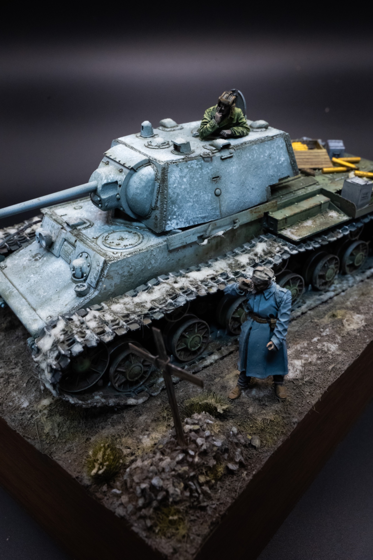 MMZ - KV-1(1/35 trumpeter)