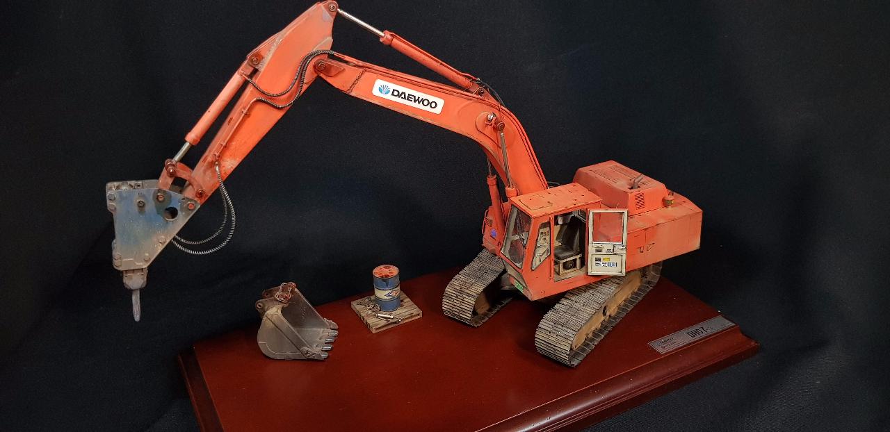 MMZ - DAEWOO DH07-3 [HITACHI UH07-3] (SCALE 1/35) Full scratch build ...