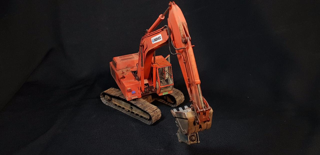 MMZ - DAEWOO DH07-3 [HITACHI UH07-3] (SCALE 1/35) Full scratch build ...