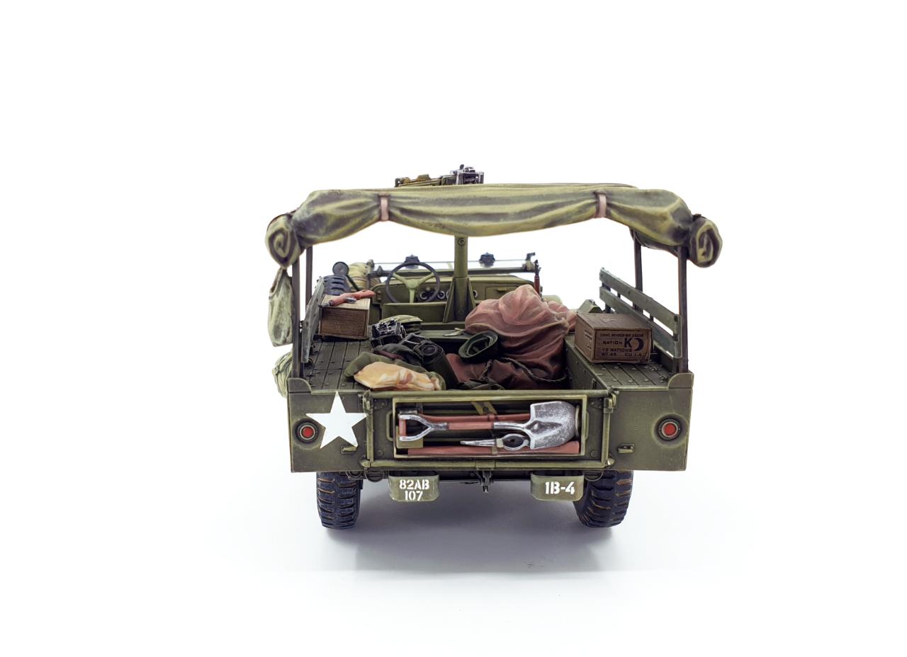 MMZ - 1/35 US 3/4ton 4x4 Jeep Weapons Carrier Beep WC-51
