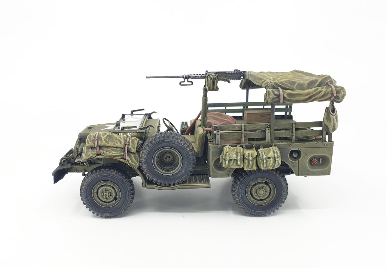 MMZ - 1/35 US 3/4ton 4x4 Jeep Weapons Carrier Beep WC-51
