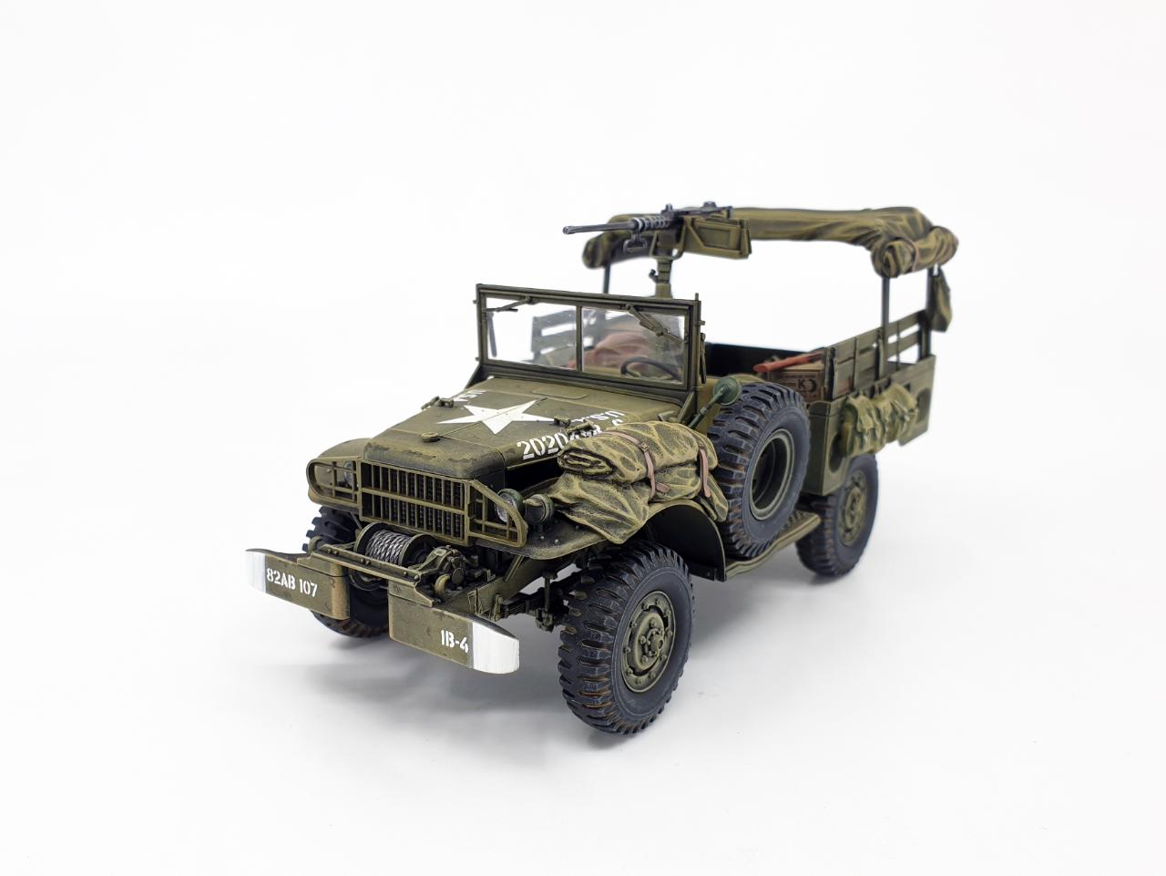 MMZ - 1/35 US 3/4ton 4x4 Jeep Weapons Carrier Beep WC-51