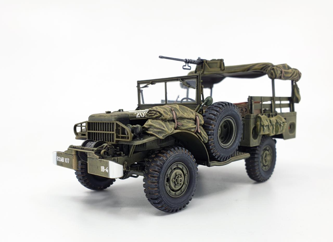 MMZ - 1/35 US 3/4ton 4x4 Jeep Weapons Carrier Beep WC-51